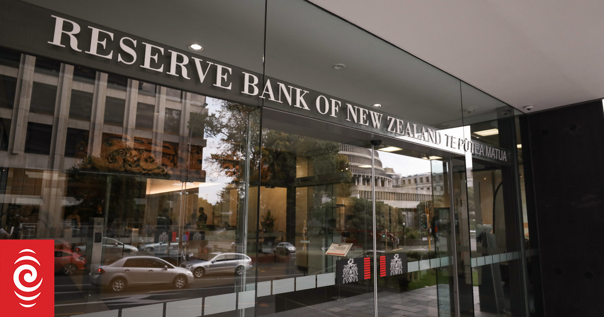 NZ heading into a recession despite RBNZ raising OCR | RNZ