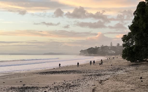 Tsunami threat extended as surges arrive on New Zealand shores | RNZ