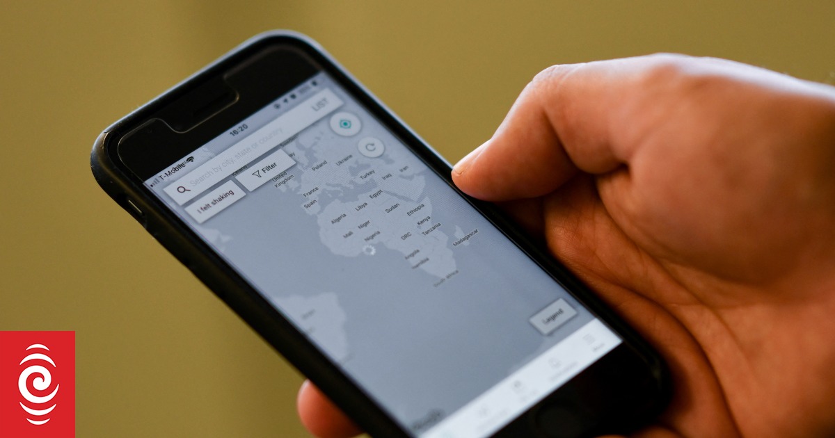 The phones that detect earthquakes | RNZ News The phones that detect earthquakes | RNZ News