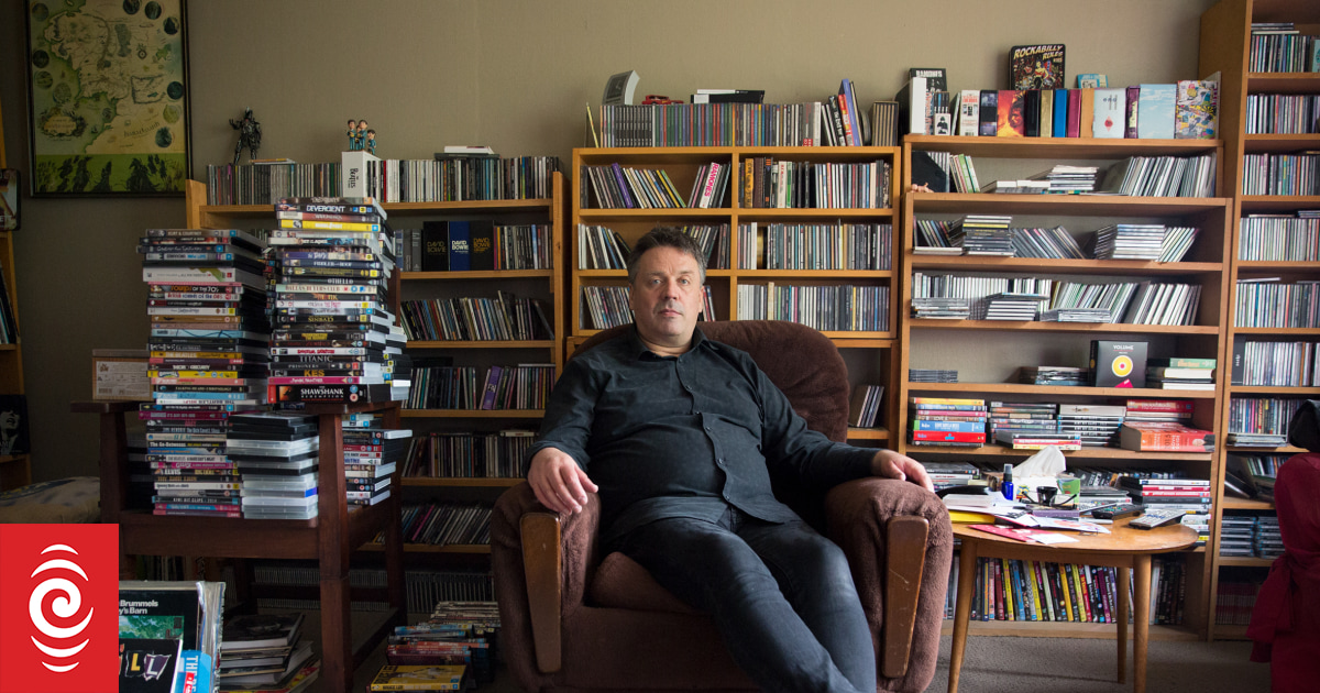 Music with Ian Chapman: Remembering Martin Phillipps | RNZ