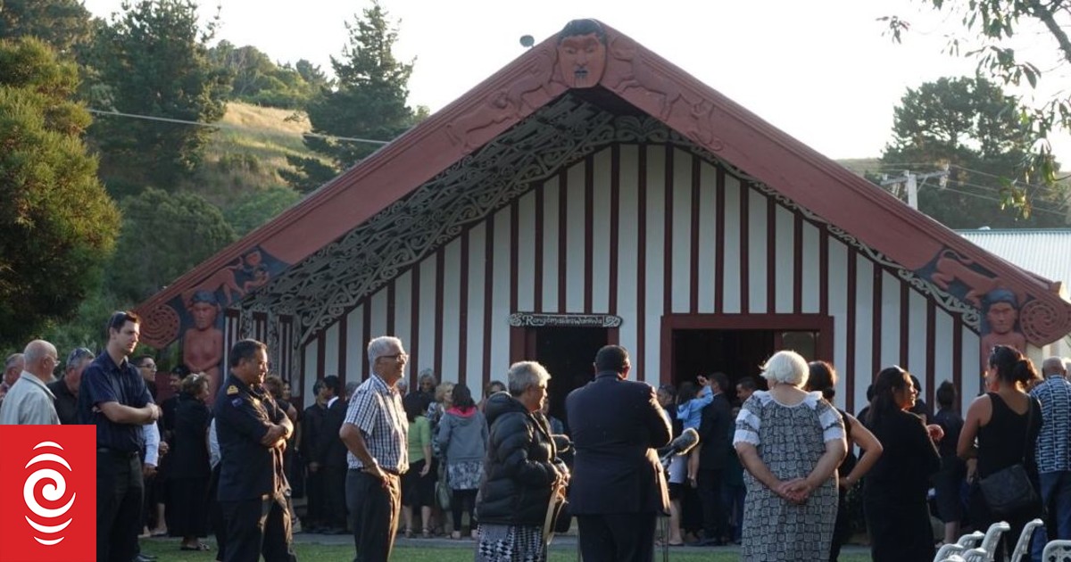 Leader's tangi books out flights and motel | RNZ News