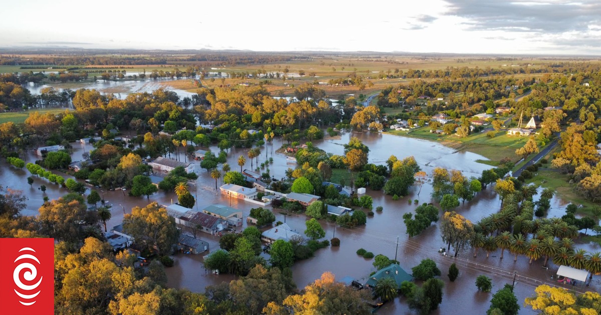 Australia Intense Thunderstorms Flash Flooding Spark Rooftop Rescues