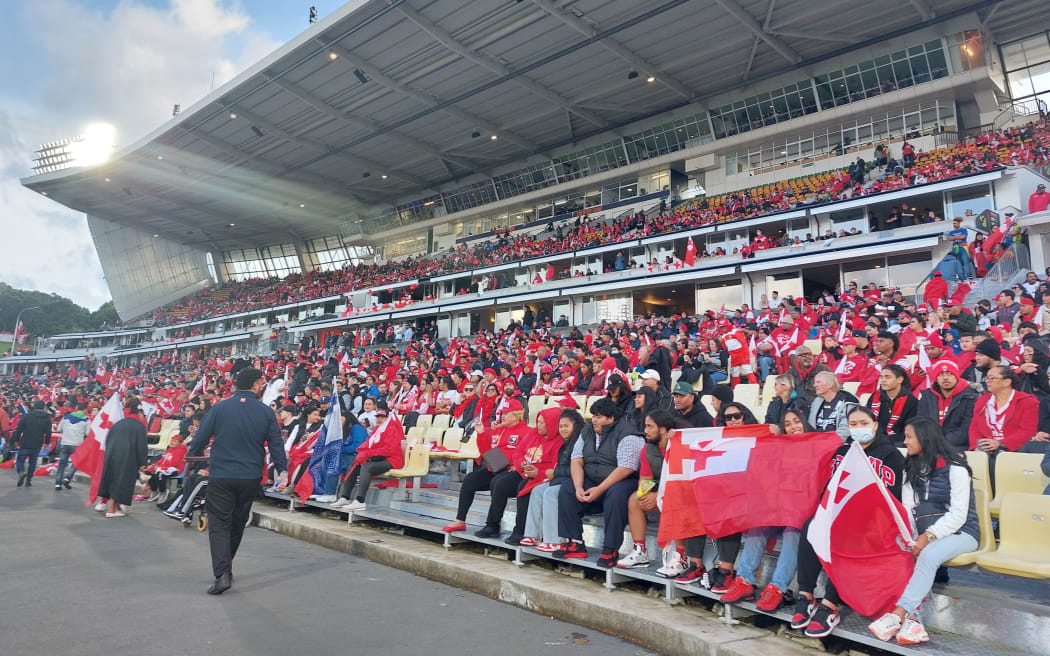 In photos: Mate Ma'a Tonga fans show their spirit | RNZ News
