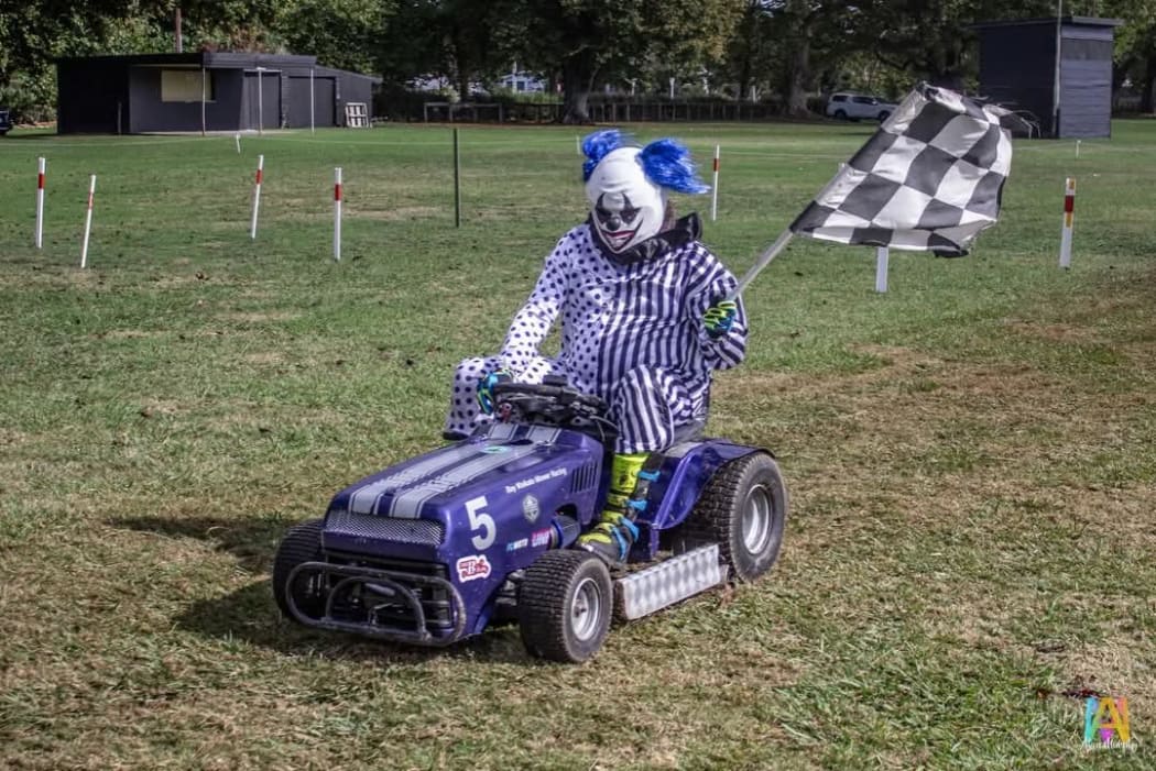 Lawn mower racing: A cut above at Fieldays | RNZ