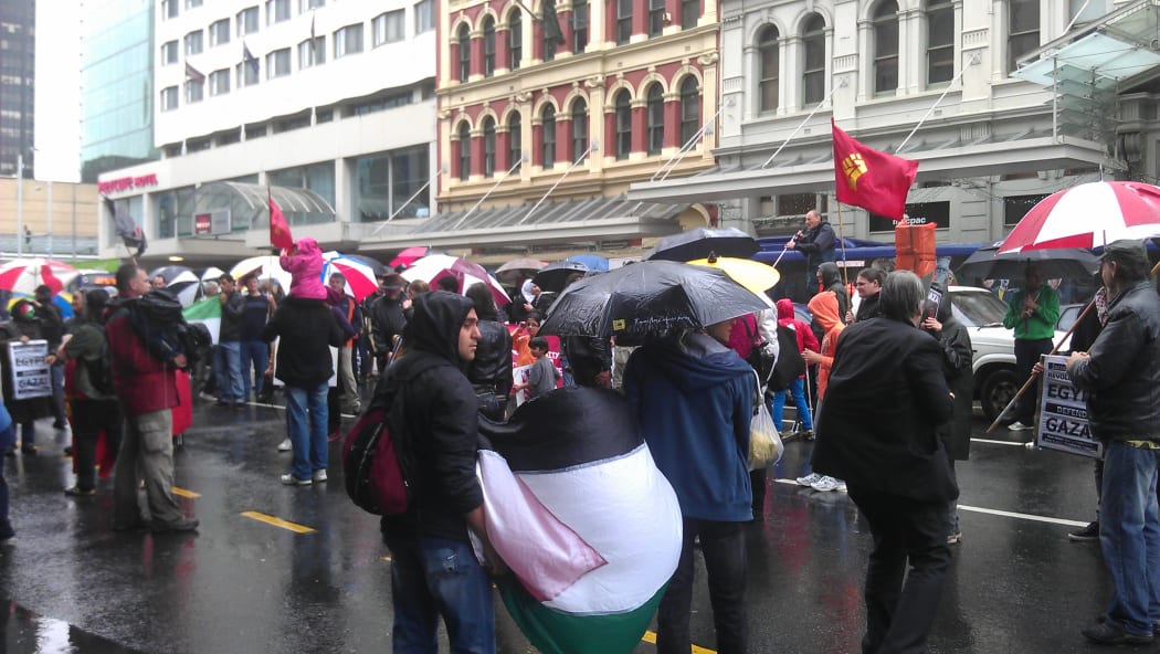 Protesters in Auckland march on US consulate | RNZ News