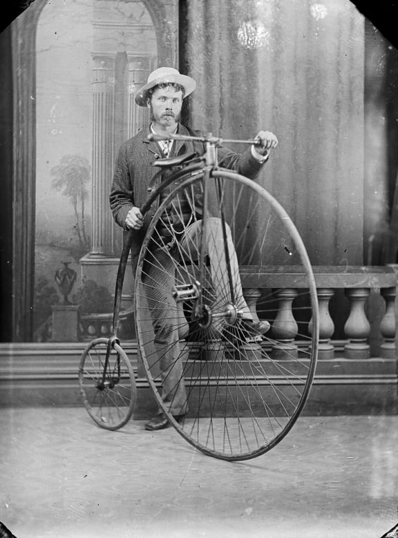Colonial controversy around bike lanes: Aotearoa’s bicycle pioneers | RNZ