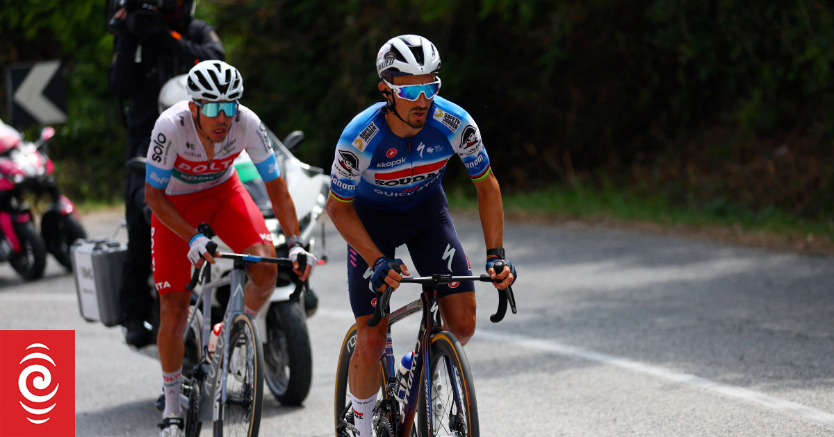 Frenchman Julian Alaphilippe wins Giro d'Italia stage 12 | RNZ News
