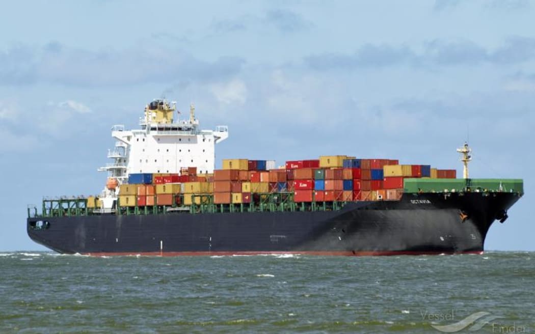 Singaporean cargo ship off coast of Farewell Spit issues mayday call ...
