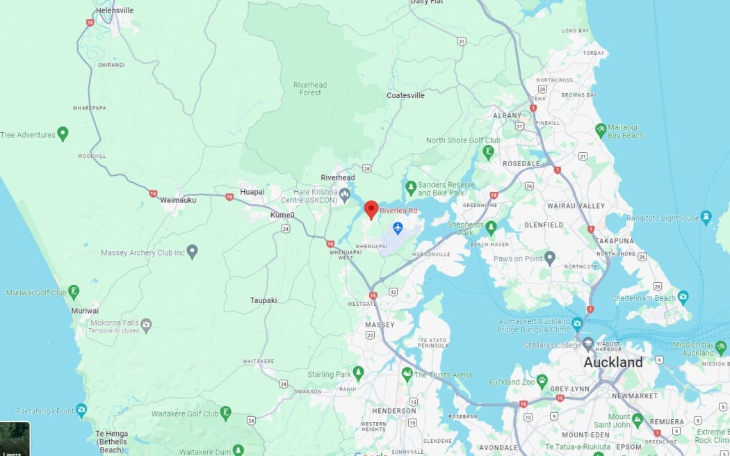 One person dead after car crash near Whenuapai | RNZ News