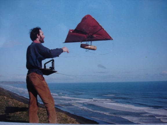 Inventor Keith Alexander - Springfree tramps to flying machines | RNZ