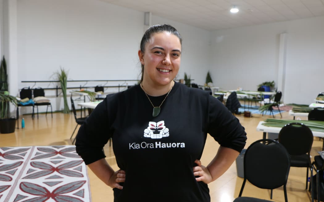 Wāhine Māori raise awareness of safe sleeping through wahakura wānanga ...