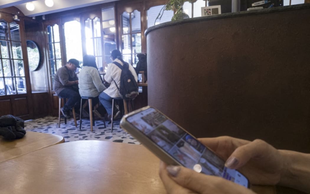 As Iran's internet comes online after months-long blackout, first posts ...