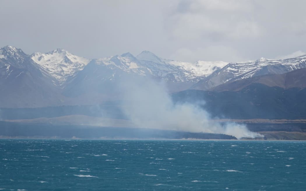 Twizel fire: Seven helicopters fight blaze, wind direction change helps ...