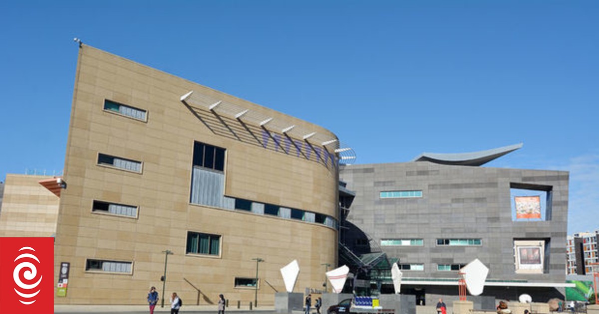 Te Papa review panel not made aware of restructure plan | RNZ News