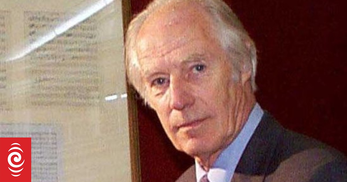 Beatles producer Sir George Martin dies, aged 90 | RNZ News