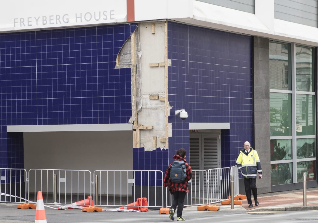 Defence HQ's floor damaged by quake | RNZ News