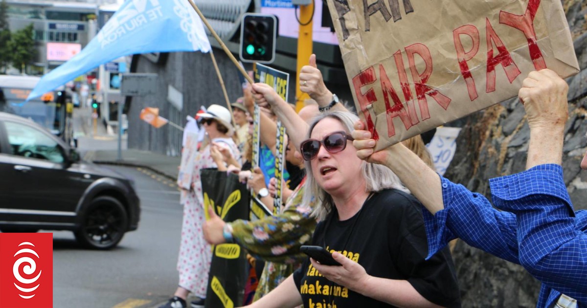 Protesters wanting to keep Fair Pay Agreements target ACT leader's ...