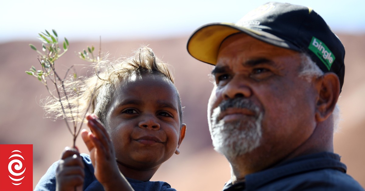 Traditional owners relieved as Uluru closed off to climbers | RNZ News