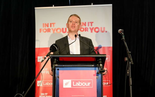 Labour launches pledge card with nine election policy promises | RNZ