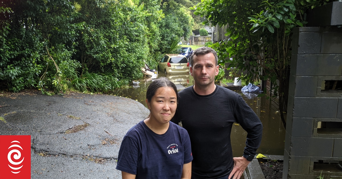 Residents at Auckland block of flats hit by flooding again | RNZ News