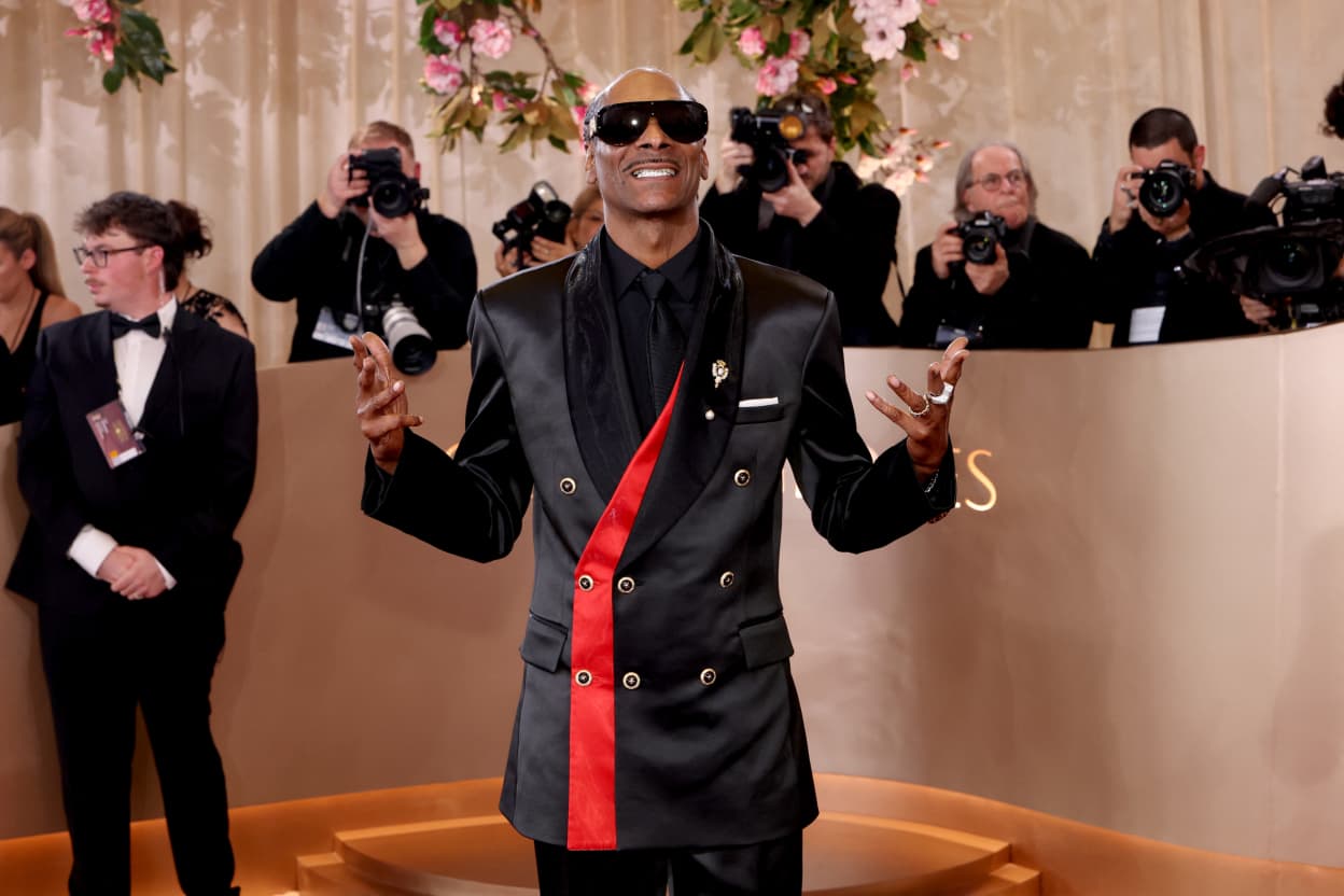 Golden Globes 2026: All the looks from the red carpet | RNZ