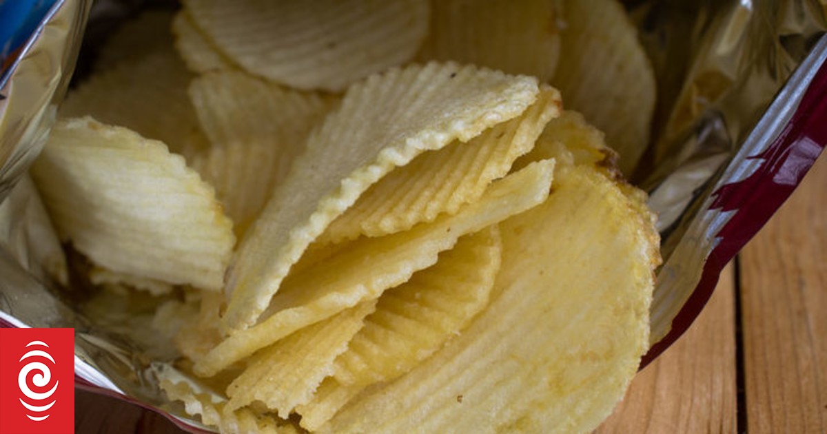 Kiwis' love of chips revealed in billion-dollar potato buy-up | RNZ News