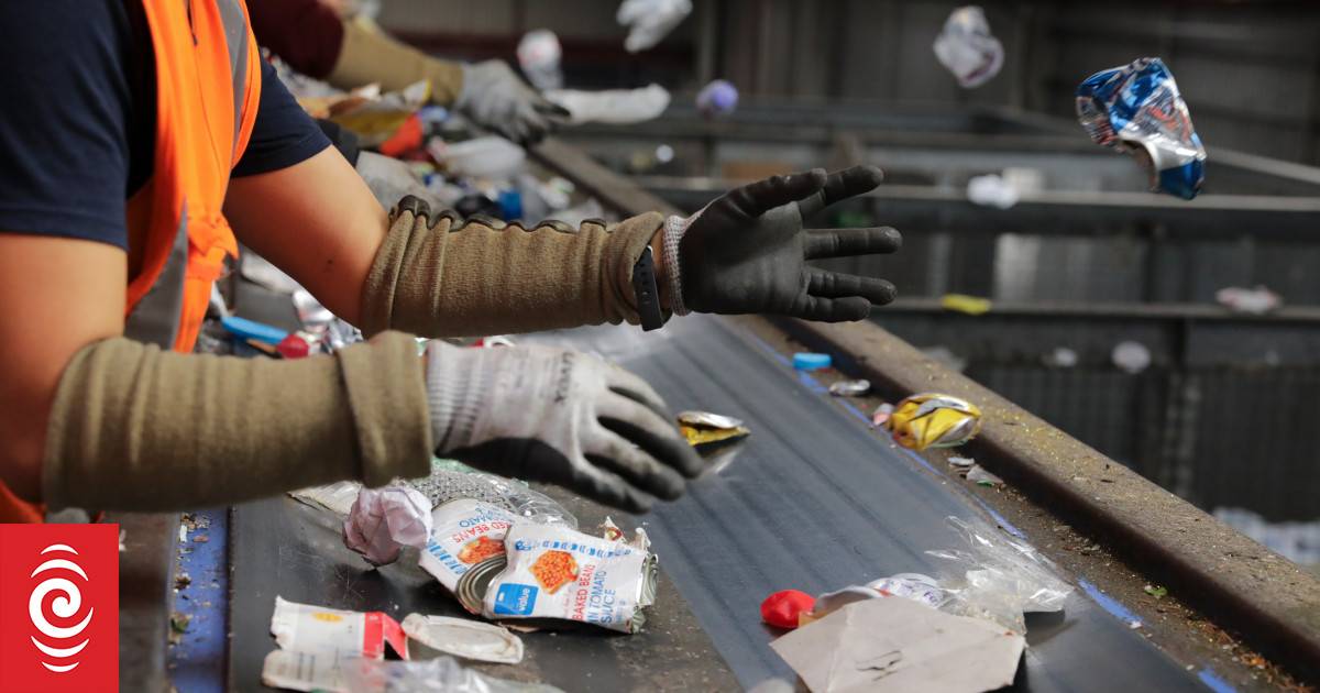 Nationwide changes to recycling to kick in from 1 February 2024 | RNZ News