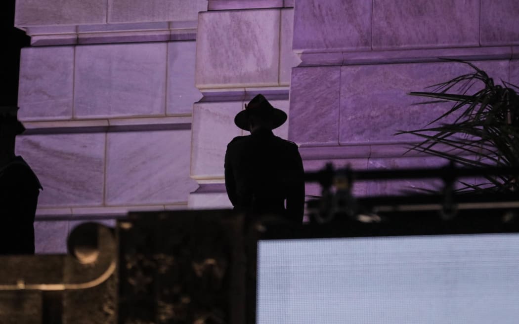 In pictures: Anzac Day marked at dawn services across NZ | RNZ News