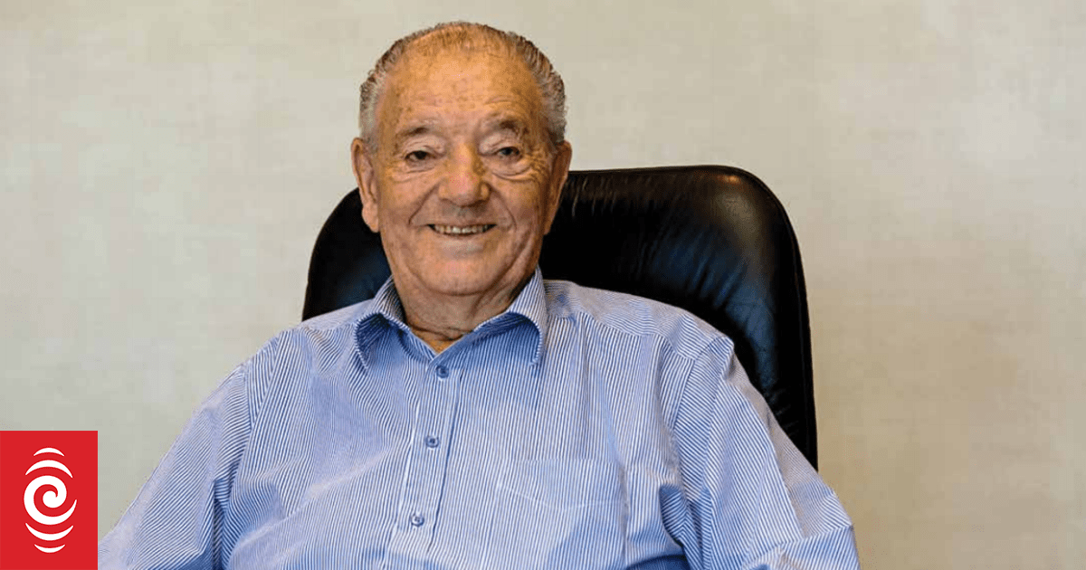 Outward Bound co-founder Sir David Levene dies | RNZ News