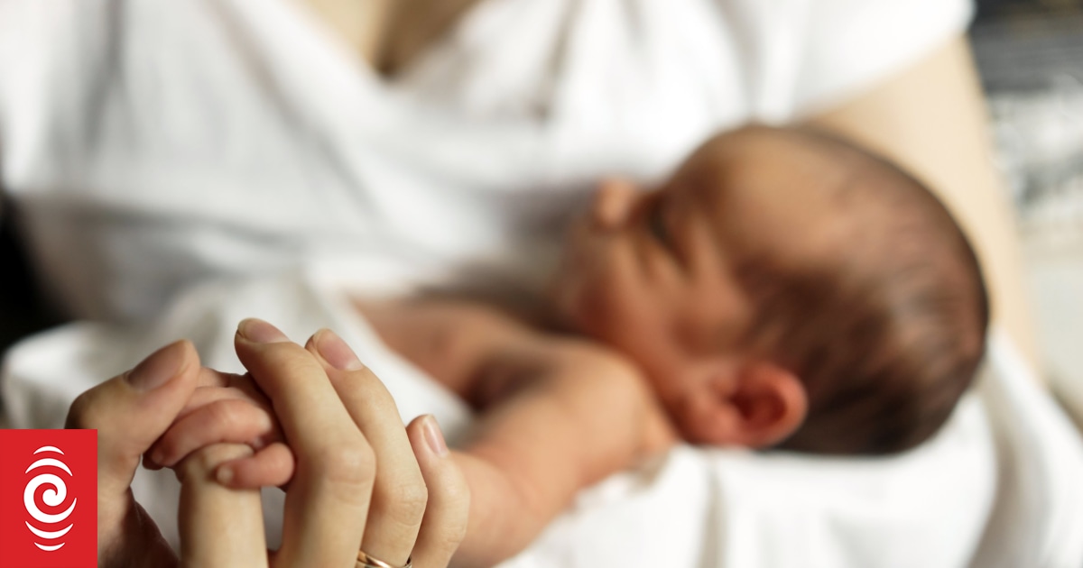 Practice guidelines for midwives 'too broad' - MPs | RNZ News