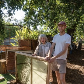 Photographer Anne Noble has a thing about bees | RNZ
