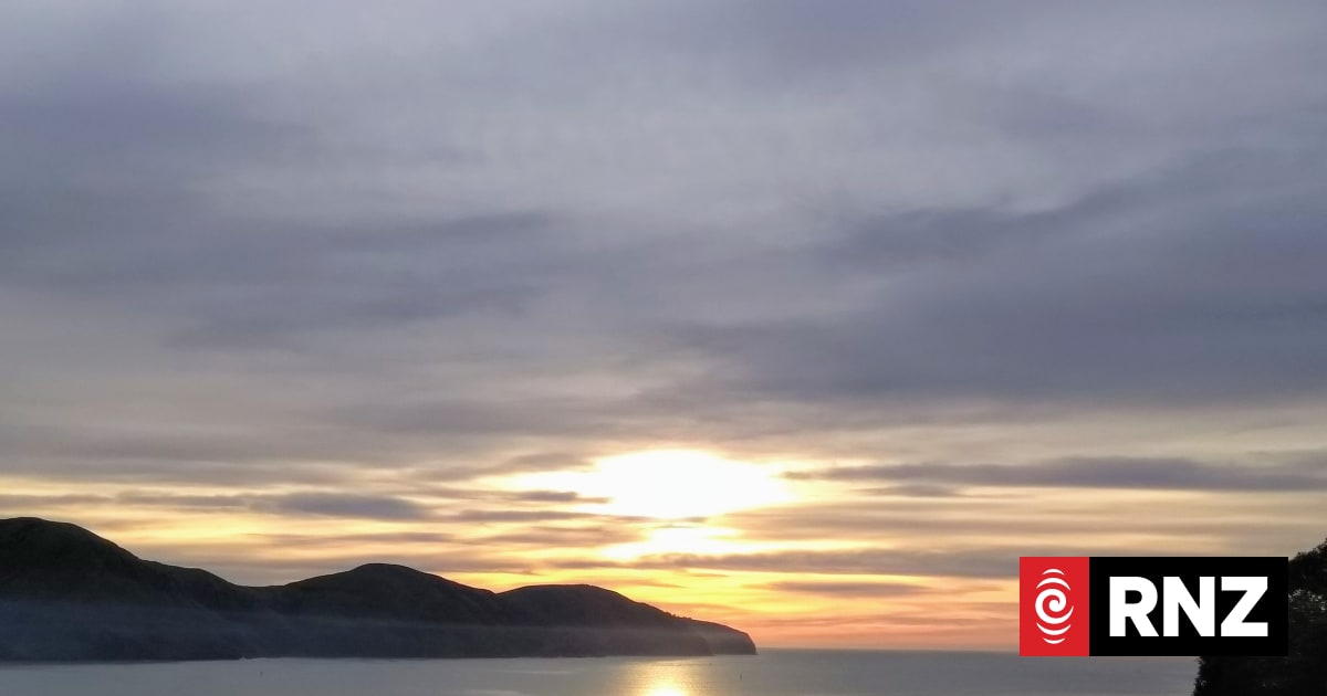 Weather: 30C heat for Christchurch, heavy rain warnings for Westland | RNZ