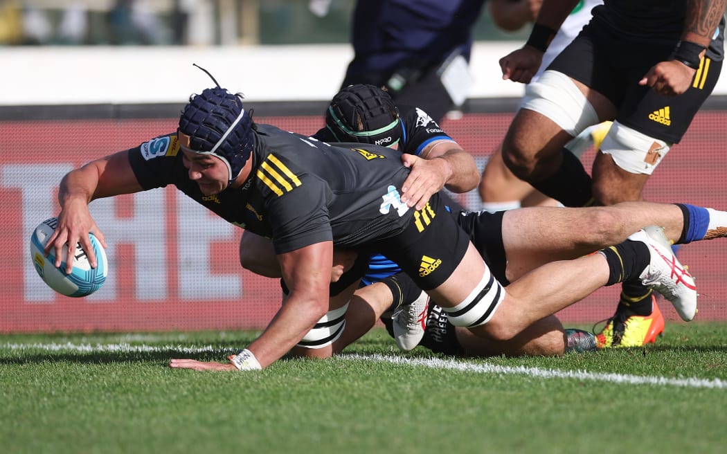 Hurricanes denied fourth bonus point in Western Force victory | RNZ News