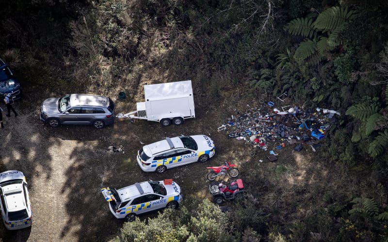 Police warn trespassers off Tom Phillips’ secret bush hideouts | RNZ