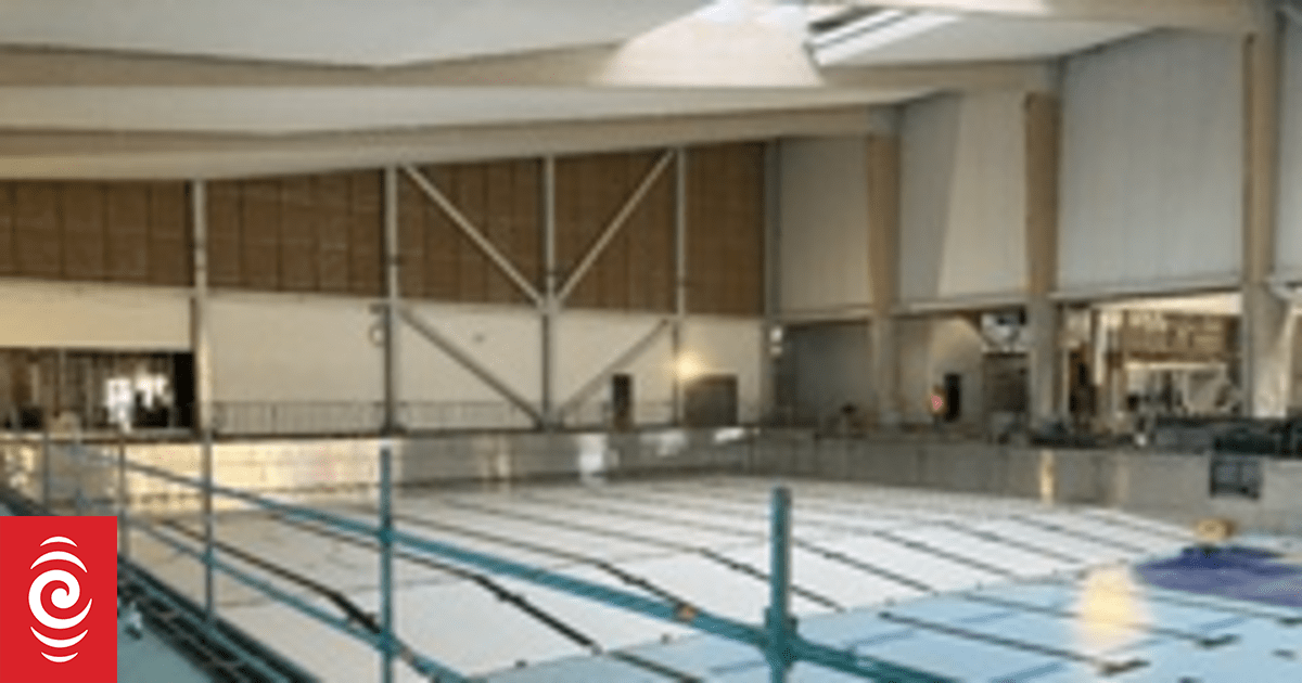 Two fights break-out at Naenae's new pool, police called | RNZ News