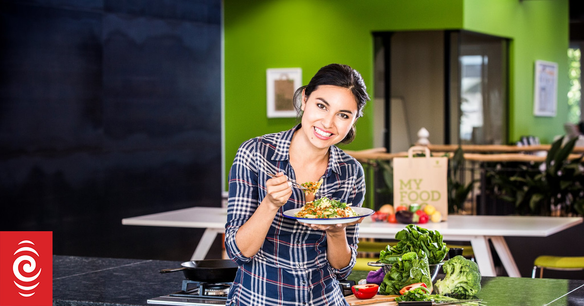 Simon Henry's two-line apology to Nadia Lim after derogatory comments ...