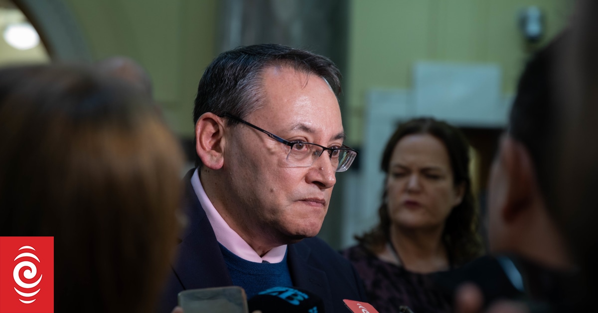 Te Whatu Ora diverts digital upgrade funding to payroll system | RNZ News