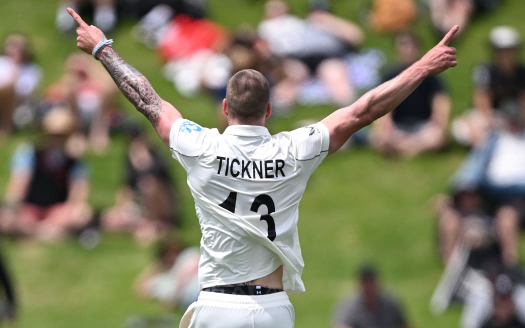Cricket: Nathan Smith snares fastest five-wicket haul in Black Caps ...
