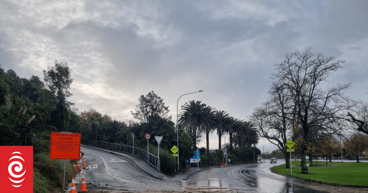 Weather: Heavy rain floods Nelson streets, blows out manholes | RNZ News