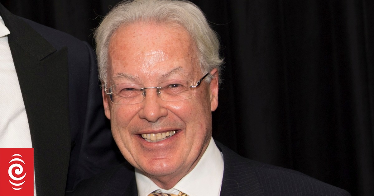 Olympic gold-medallist rowing cox Simon Dickie dies | RNZ News