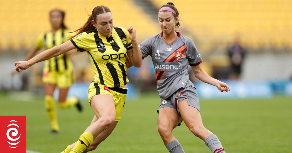 Phoenix founding player signs on longer term | RNZ News