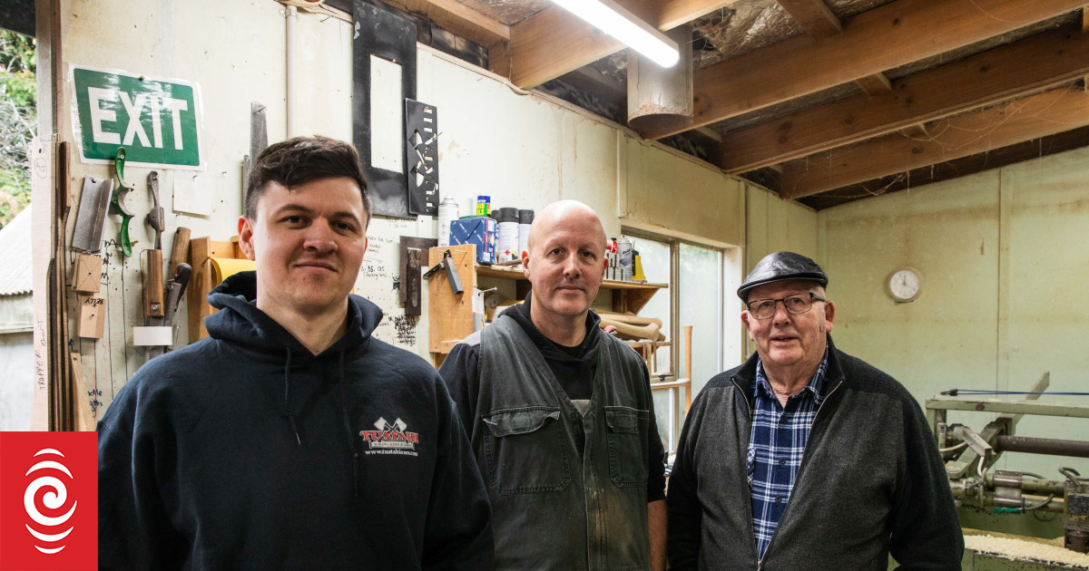 At the cutting edge - 'It's hard work making a top axe' | RNZ