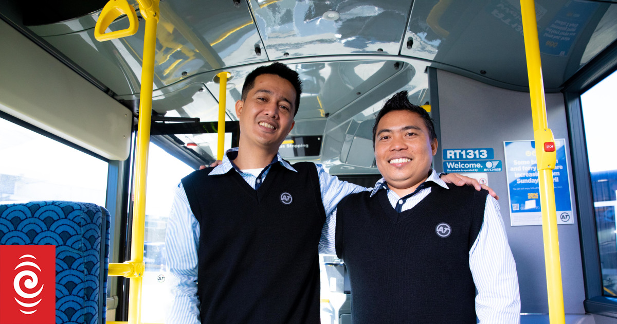 300 new bus drivers aimed at filling Auckland driver shortage | RNZ