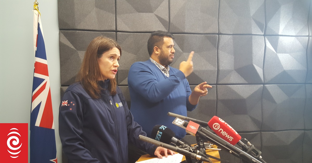 Covid-19: Deaf Aotearoa condemns mockery of NZ Sign Language ...