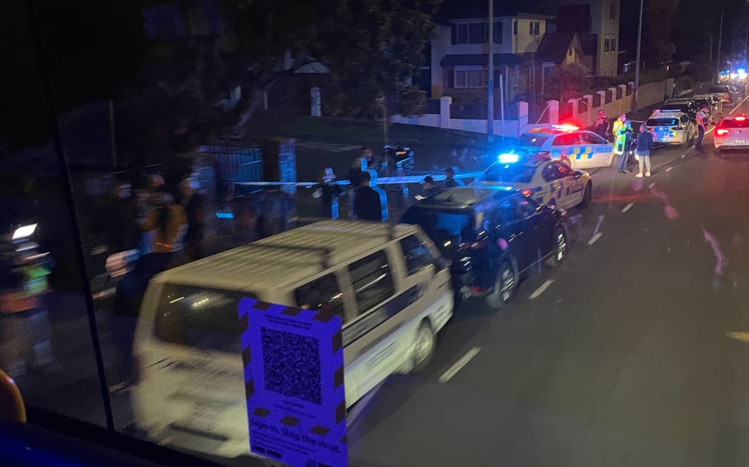 Unexploded mortar shell detonated at Auckland house | RNZ News