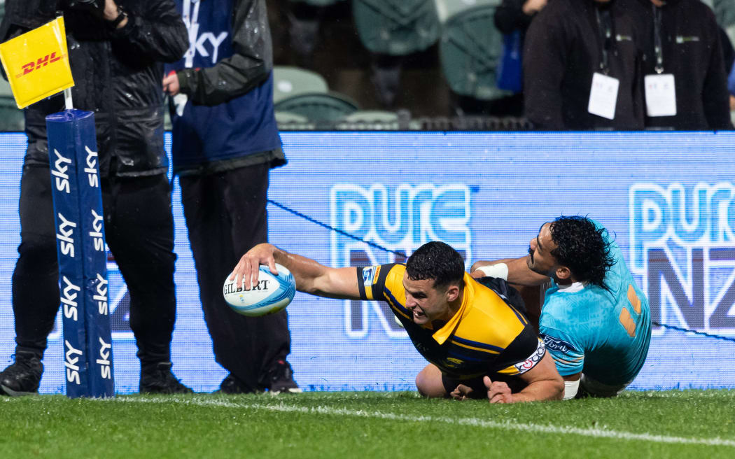 Super Rugby Pasifika: Hurricanes too strong, fast for Moana Pasifika ...