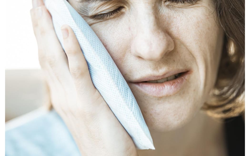 What to do about teeth-grinding and jaw-clenching | RNZ