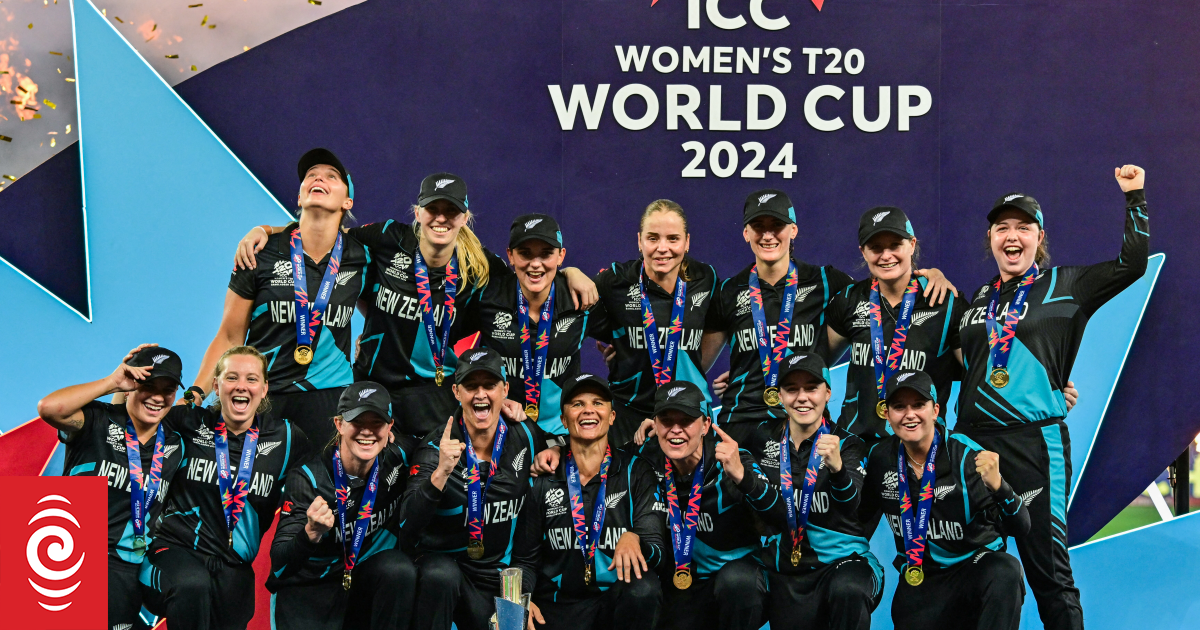 White Ferns to take T20 World Cup trophy on tour | RNZ News