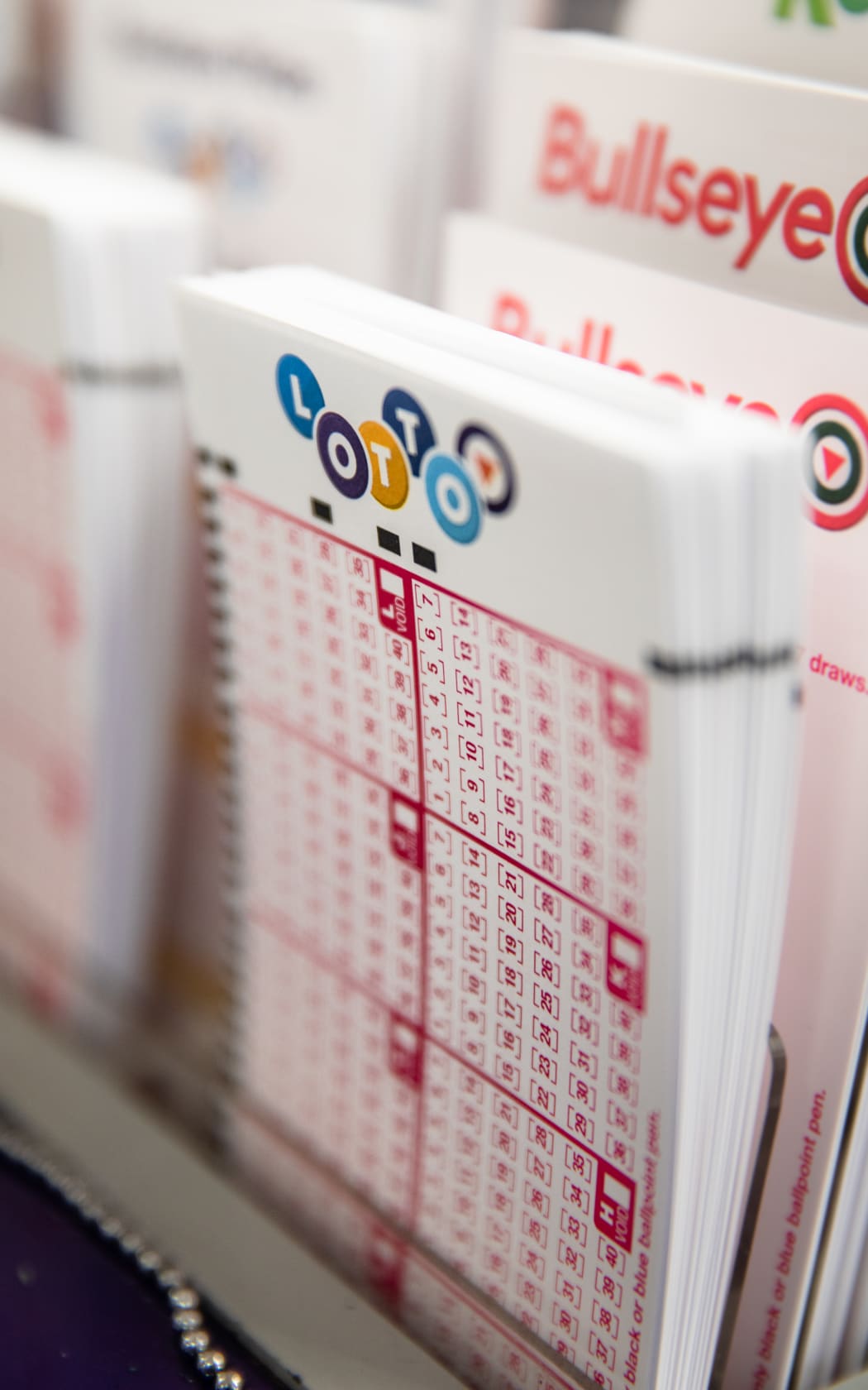 Peter Rowlett: Can mathematics help win lotto? | RNZ