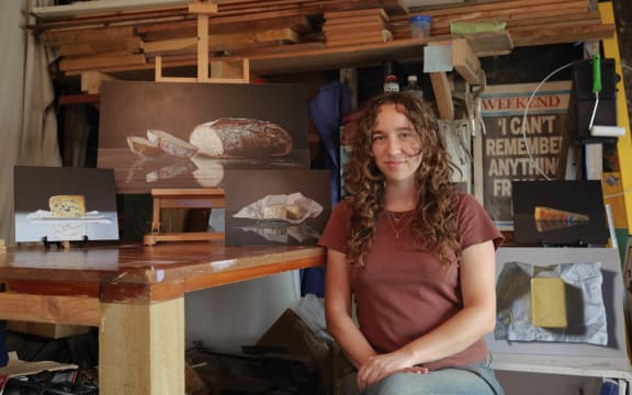 A feast for the eyes: The hyperrealist paintings of Alice Toomer | RNZ